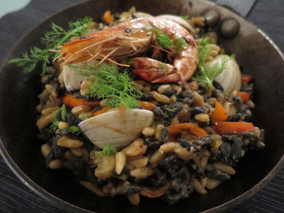 A new take on an old favourite – Kritharoto – Orzo with Seafood – kouzina
